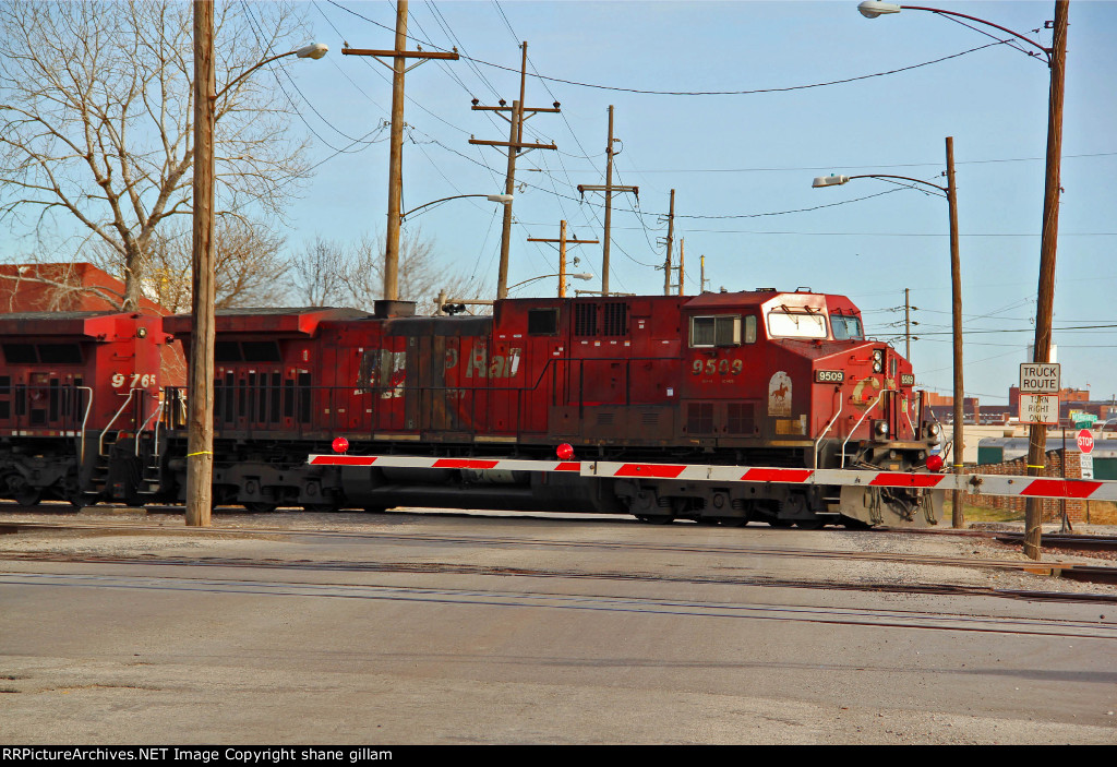 CP 9509 leads a SB Grain train.,